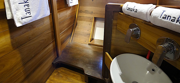 Liveaboard KM Tanaka Phinisi Cruise Boat Charter Komodo