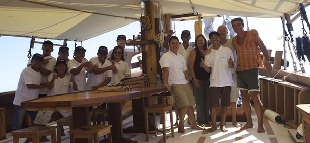 Liveaboard KM Tanaka Phinisi Cruise Boat Charter Komodo