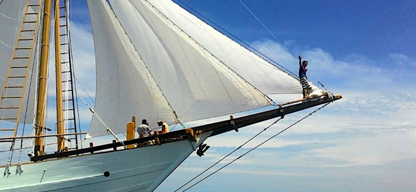 Liveaboard KM Tanaka Phinisi Cruise Boat Charter Komodo